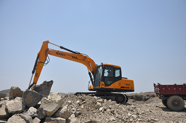 SANY small digger successfully completes the stonework in India