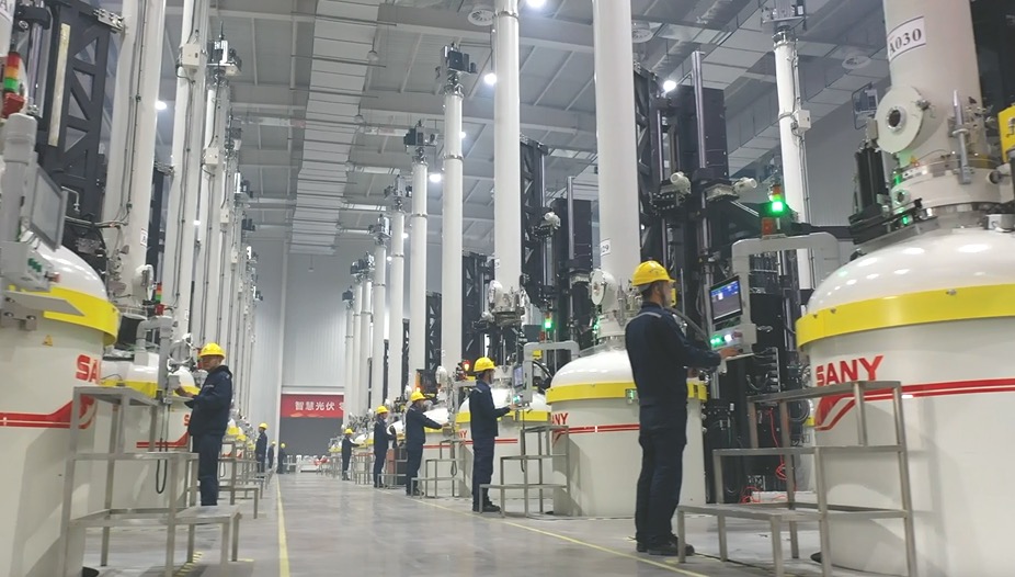 SANY's First Monocrystalline Silicon Rod is Rolled off the Assembly Line