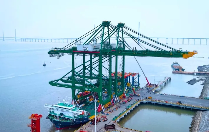 Dual-Trolley STS Cranes Head for PSA Terminals