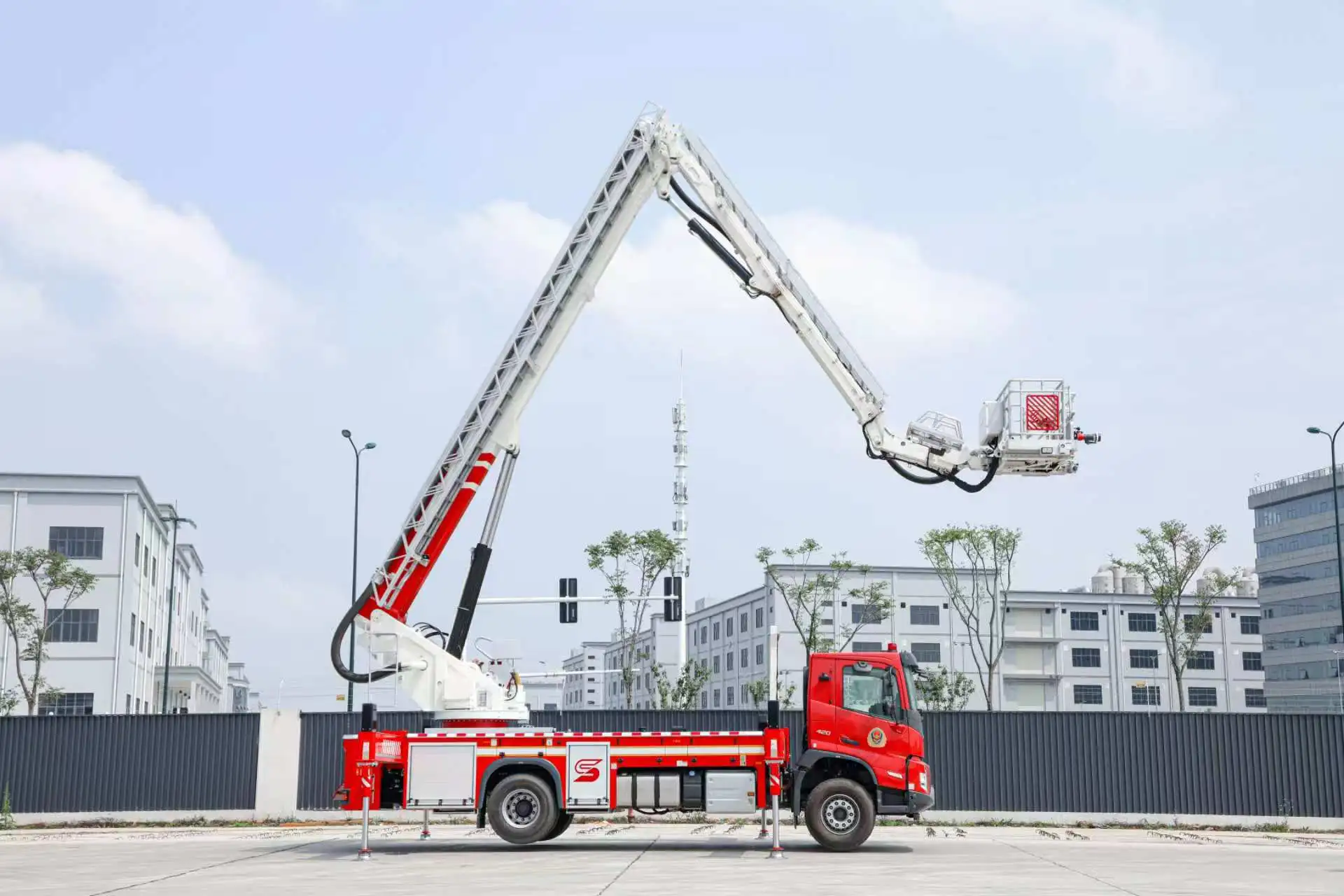 DG35 | Aerial Platform Fire Truck - Groupe SANY