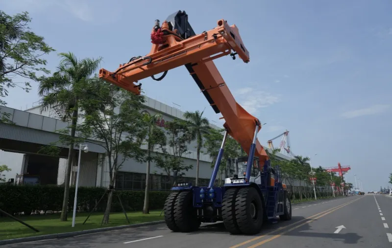 SANY Unveils the 50-ton Energy Storage Reach Stacker as the ...