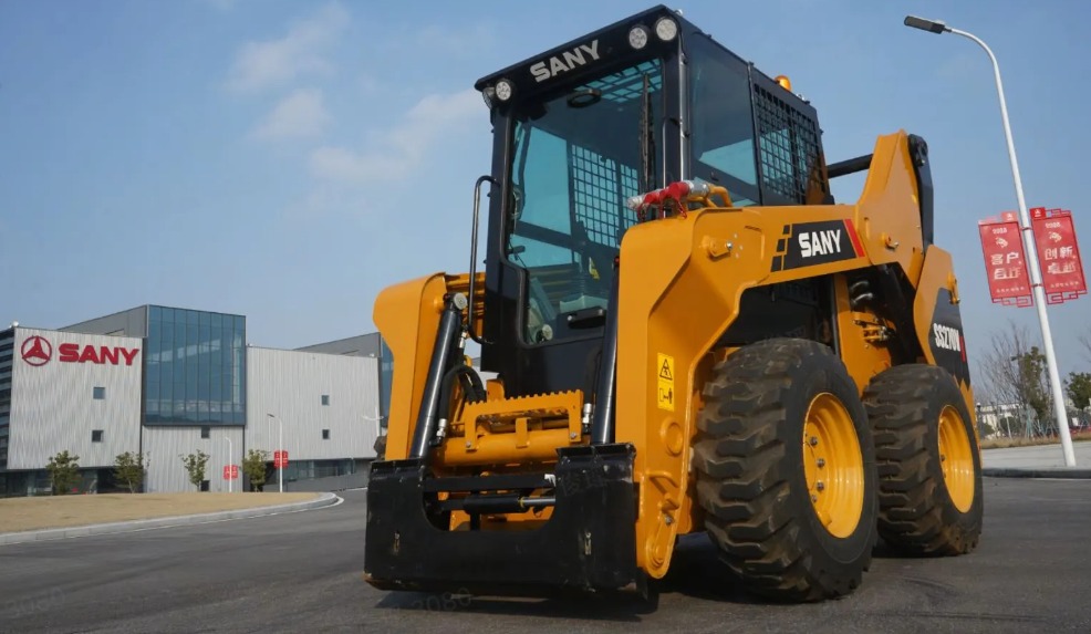 A Comprehensive Guide to Side Loader Trucks: Definition, Advantages ...